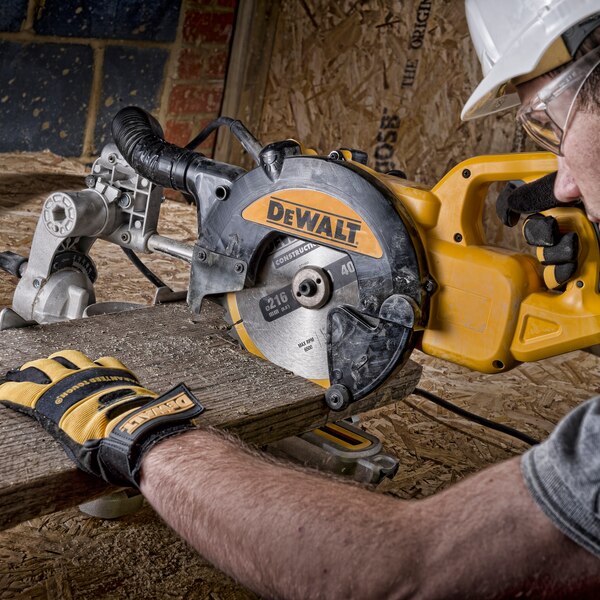DeWalt DWS773 Potezna kružna testera za drvo, 216mm